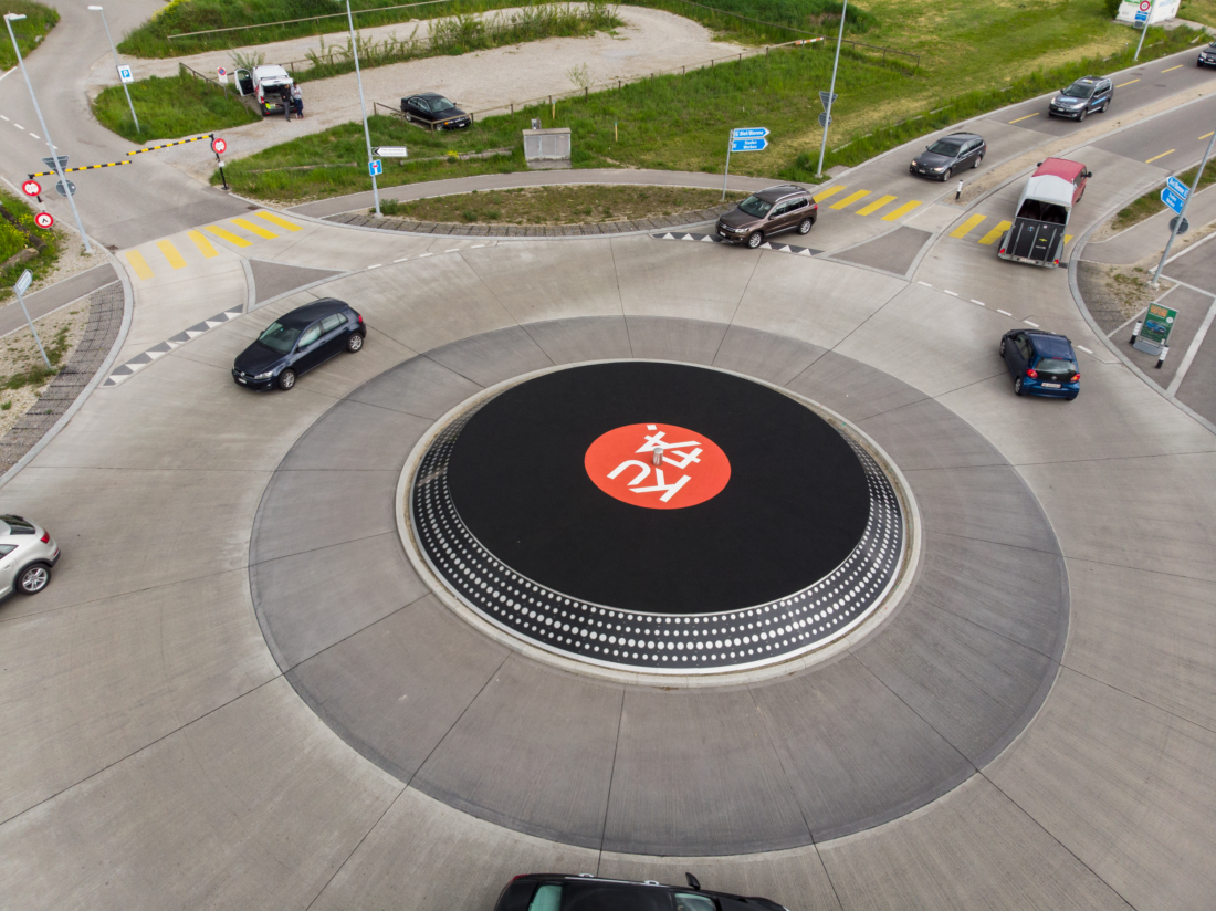 Gemeinde Lyss » KUFA-Kreisel; Einweihung des schönsten Kreisels der Welt